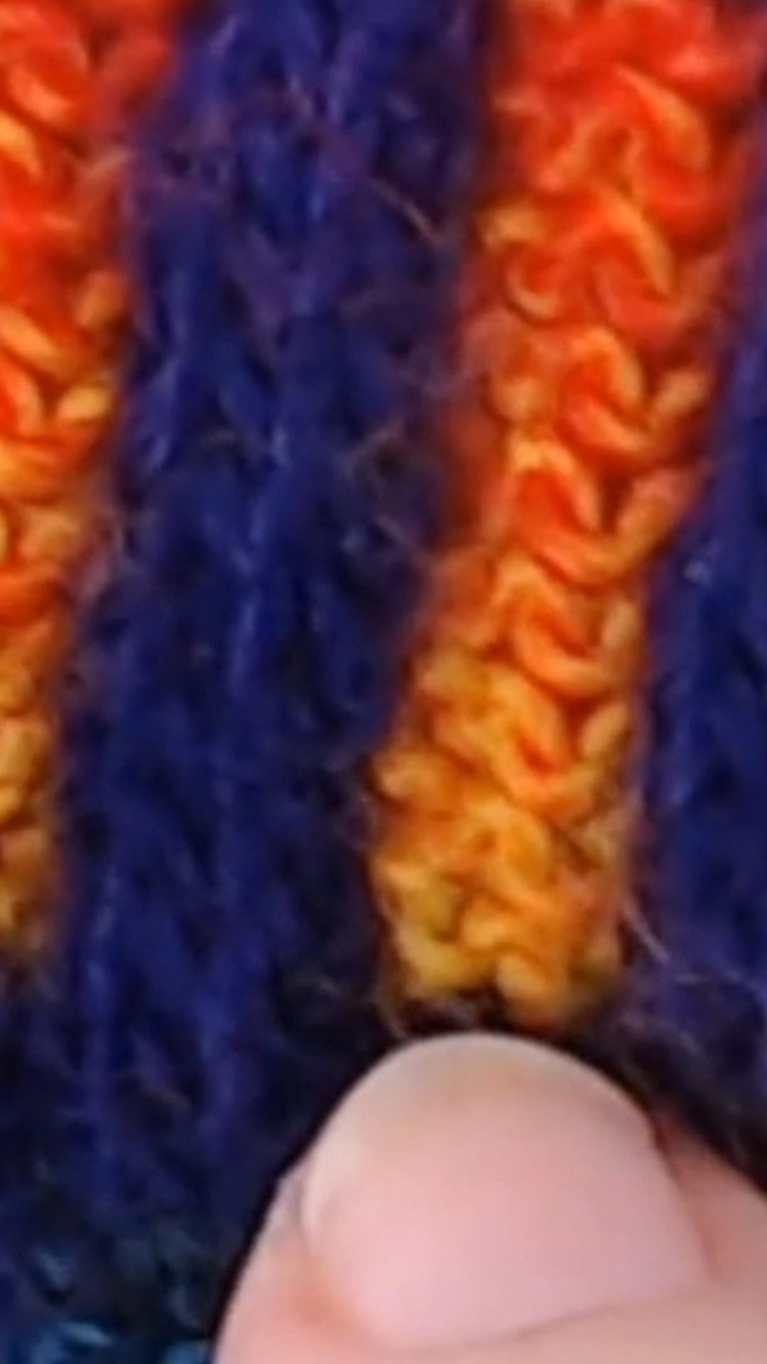 Knitting Hack: How to Hide Purl Bumps When Changing Colors in 3 Steps