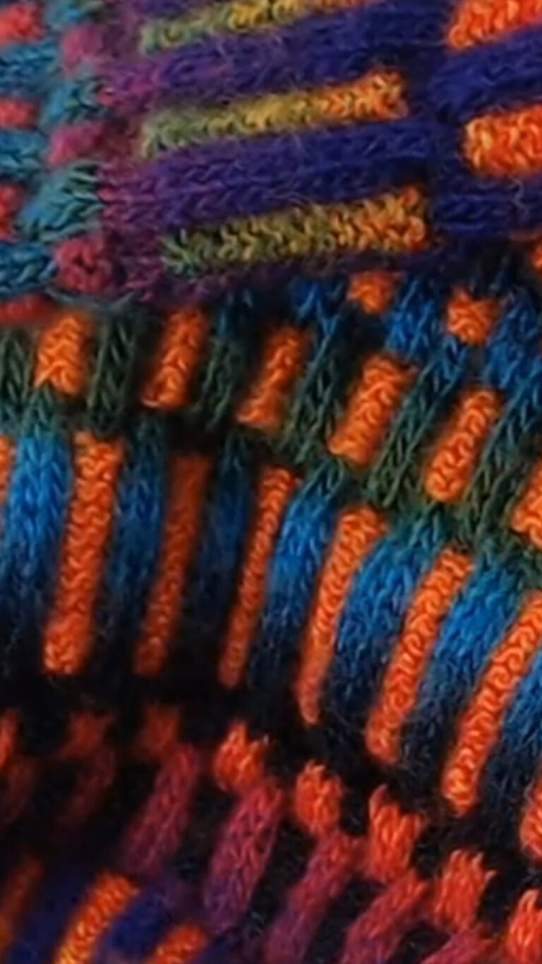 Knitting Hack: How to Hide Purl Bumps When Changing Colors in 3 Steps